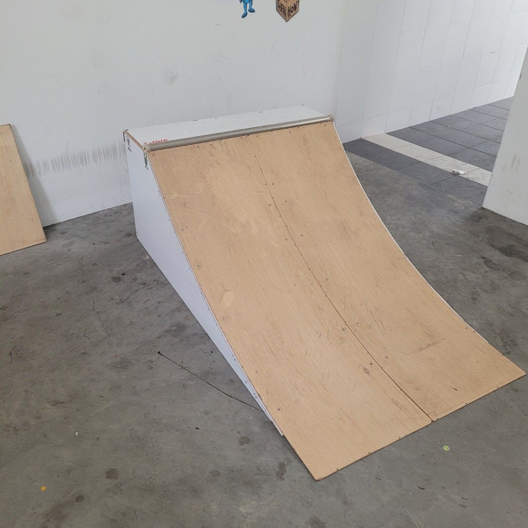 Skateboard quater pipe, Sports Equipment, Sports & Games, Skates ...