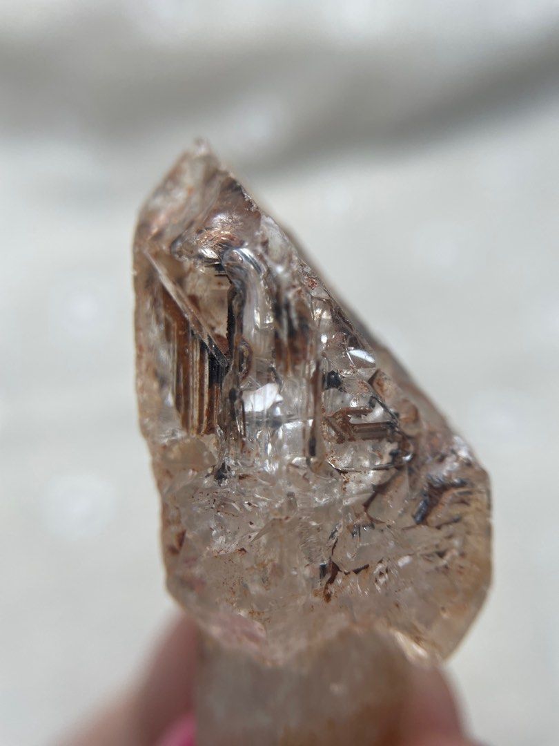 Specimen Red Clay Skeletal Quartz Madagascar (above average grade) 红泥骸骨 ...