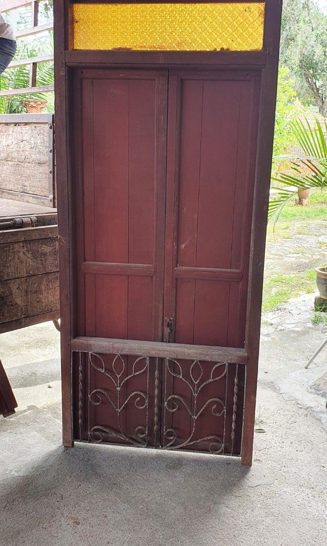 Tingkap Kayu Lama Hobbies And Toys Collectibles And Memorabilia Vintage Collectibles On Carousell