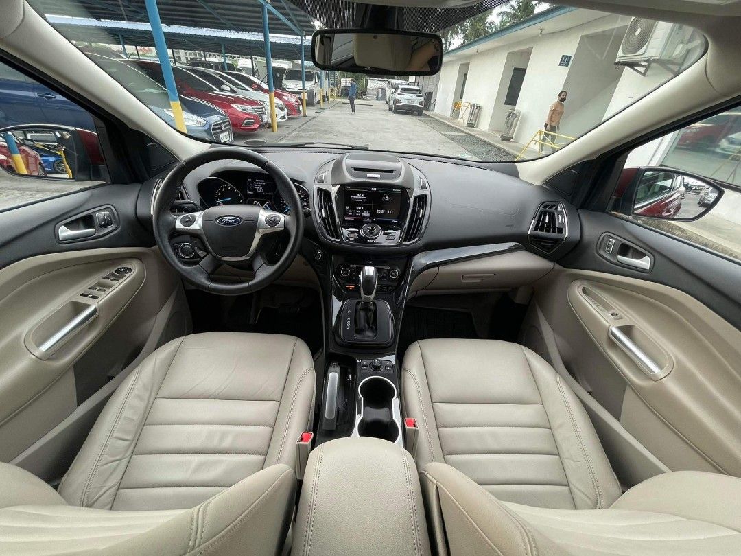 Top of the Line Ford Escape Titanium Ecoboost 4x4 Panoramic Sunroof ...