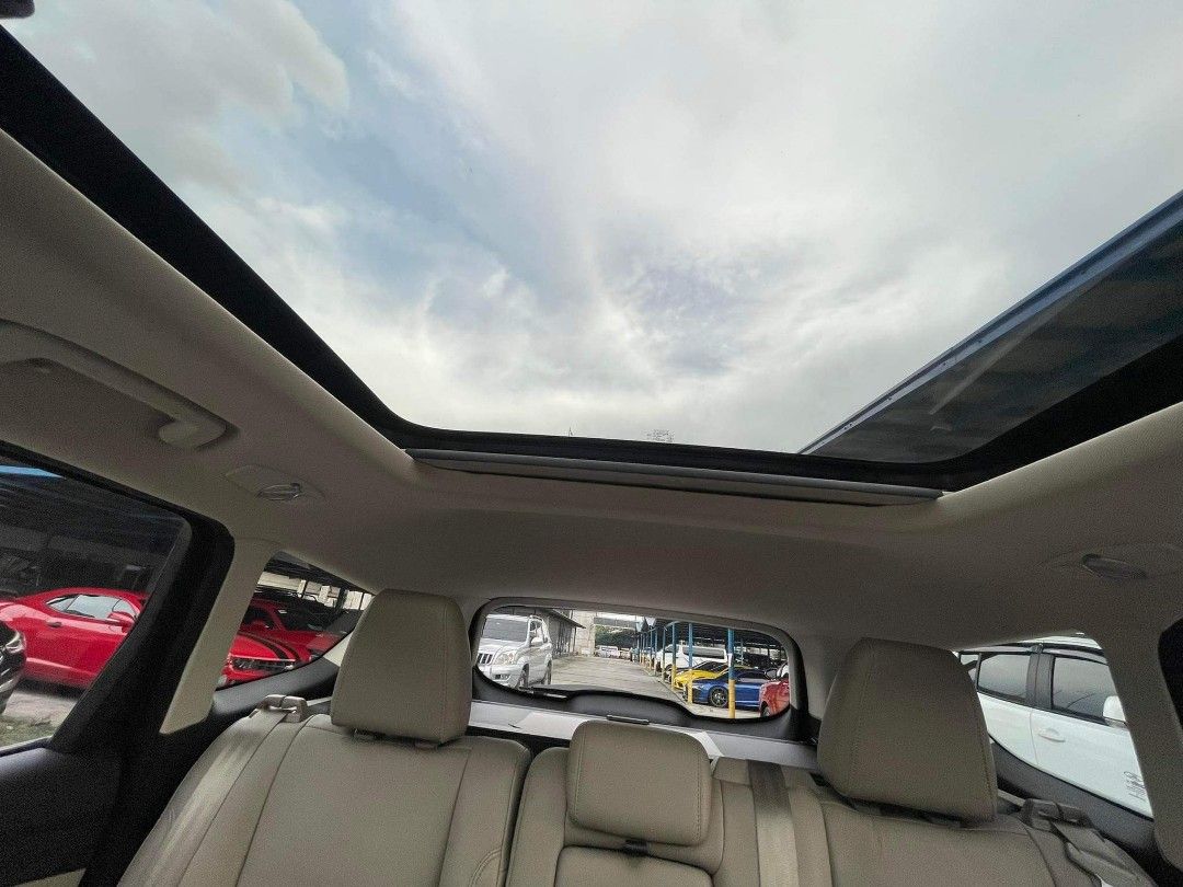 Top of the Line Ford Escape Titanium Ecoboost 4x4 Panoramic Sunroof ...