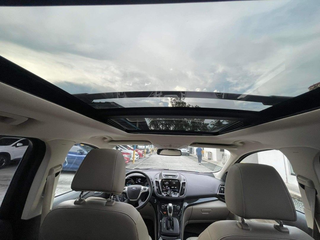 Top of the Line Ford Escape Titanium Ecoboost 4x4 Panoramic Sunroof ...