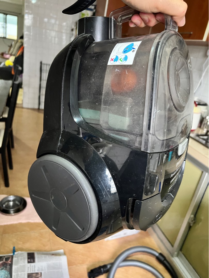 Vacuum Cleaner Bagless Philip 1800W, TV & Home Appliances, Vacuum ...
