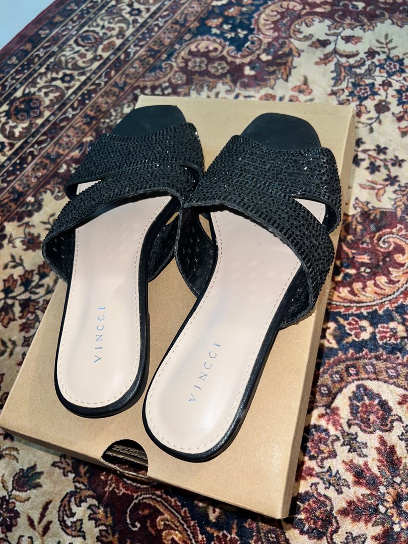 Vincci Sandal, Women's Fashion, Footwear, Flipflops and Slides on Carousell