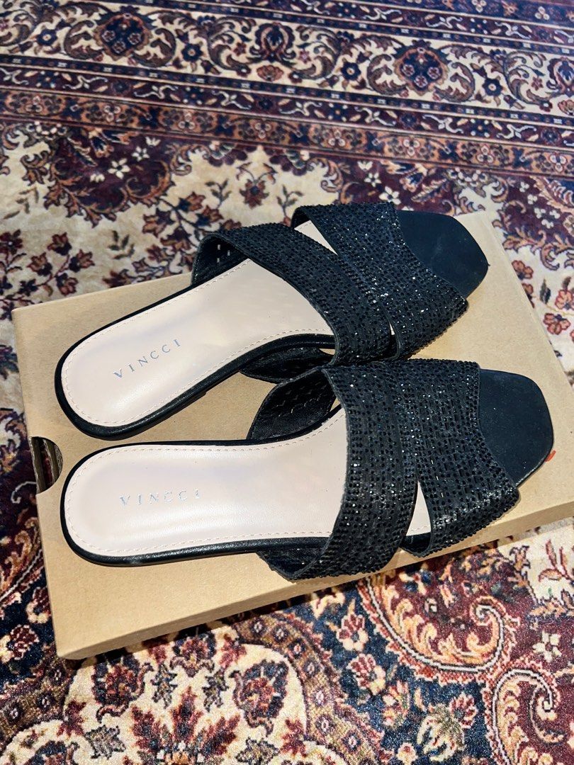 Vincci Sandal, Women's Fashion, Footwear, Flipflops and Slides on Carousell