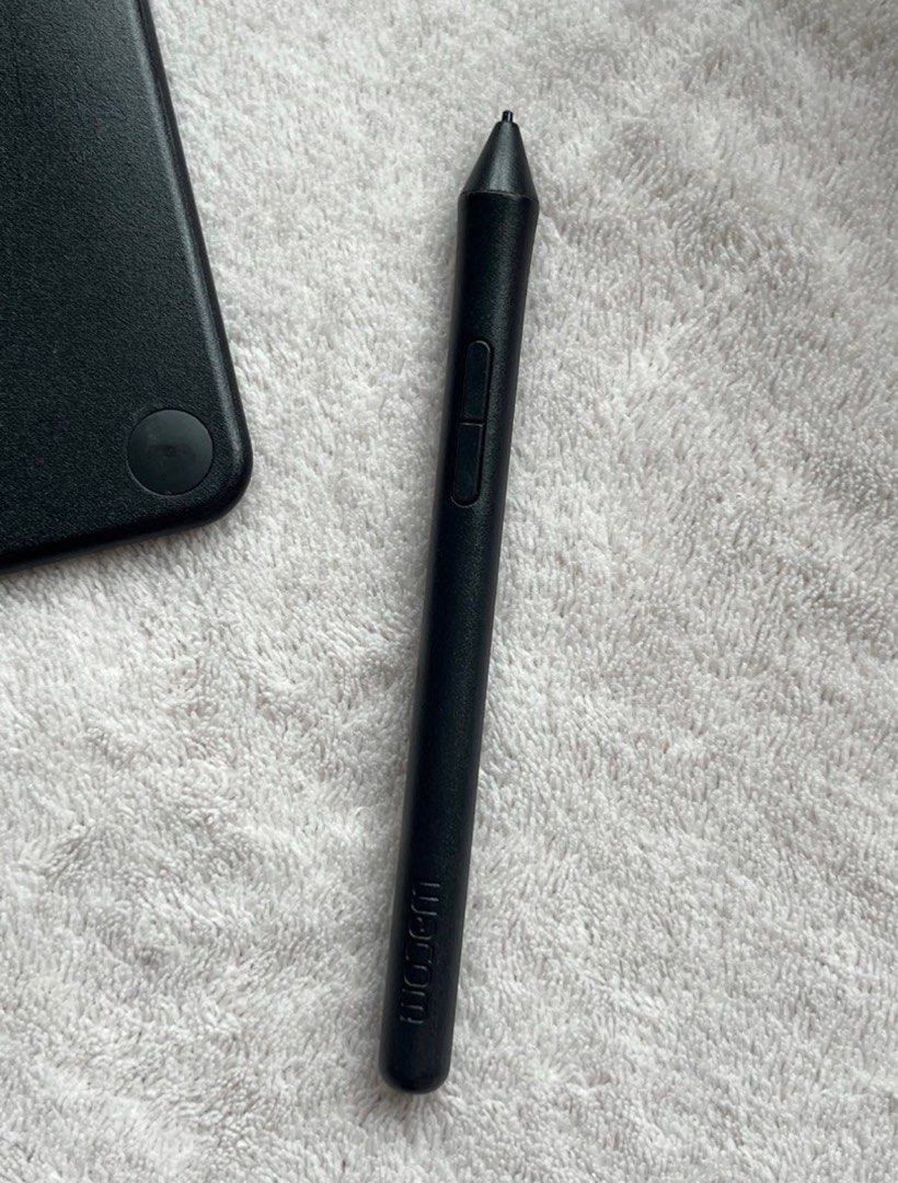 Wacom Intuos Comic CTH-490/B1-CX Drawing Tablet, Computers & Tech ...