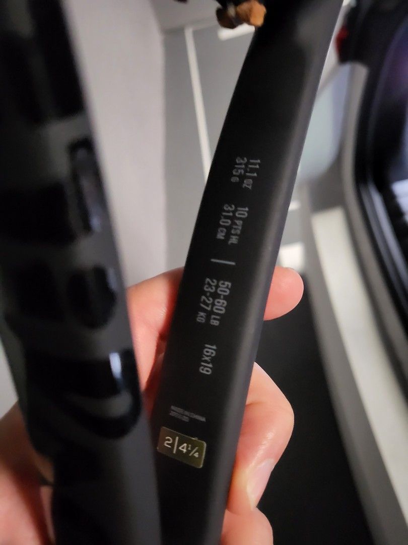 Wilson Pro Staff v13 315g (Grip 2), 運動產品, 運動與體育, 運動與體育 - 球拍和球類運動 - Carousell