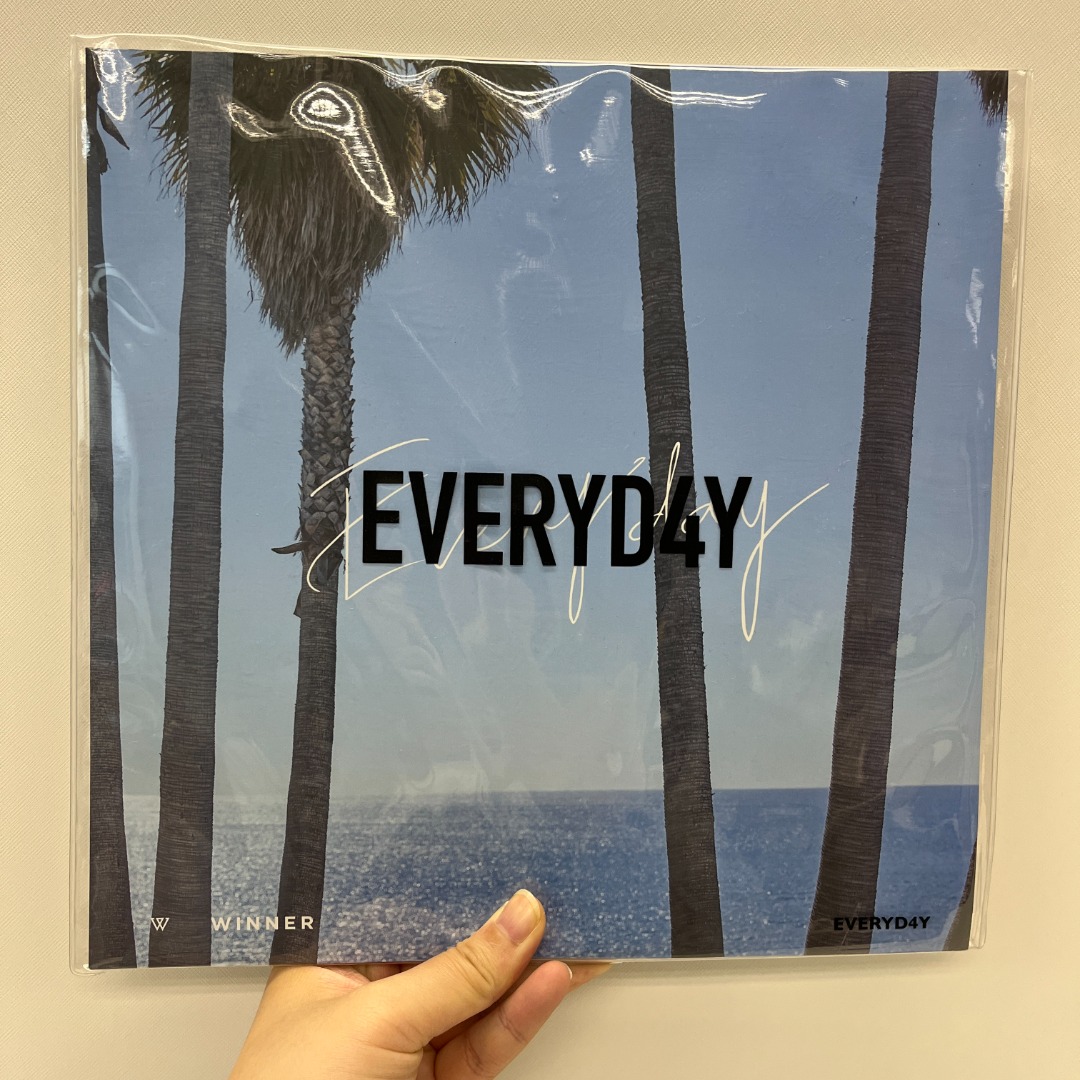 WINNER 《EVERYD4Y》EVERYDAY BOARD 可擦除手寫板, 興趣及遊戲, 收藏品及紀念品, 韓流 - Carousell