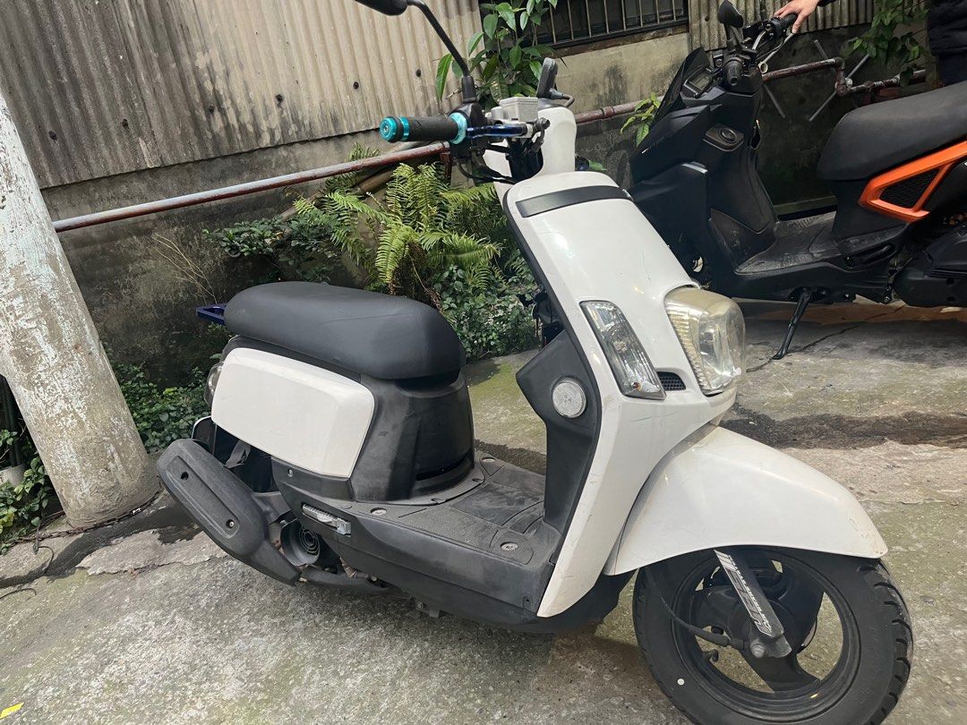 YAMAHA CUXI 100, 機車, 重機在旋轉拍賣