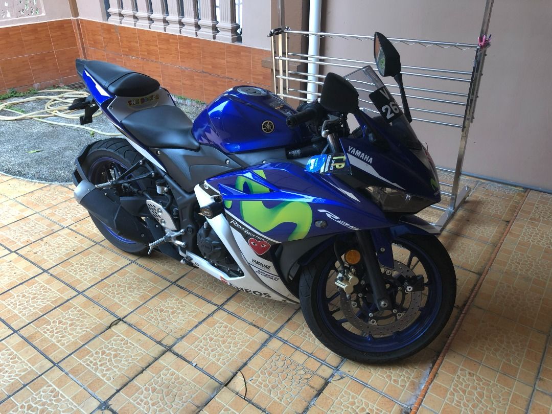Yamaha R25 v1 Movistar Mileage 10k, Motorbikes on Carousell