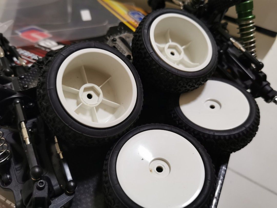 1/14 RC buggy carisma GT14B Pro version, Hobbies & Toys, Toys & Games ...