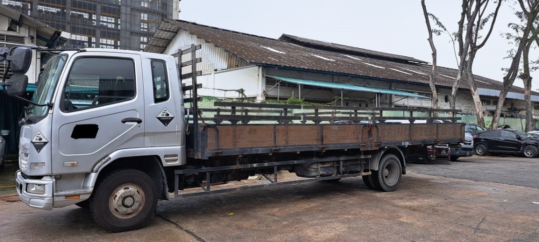 24FT LORRY RENTAL, Cars, Commercial Vehicles, Rentals on Carousell