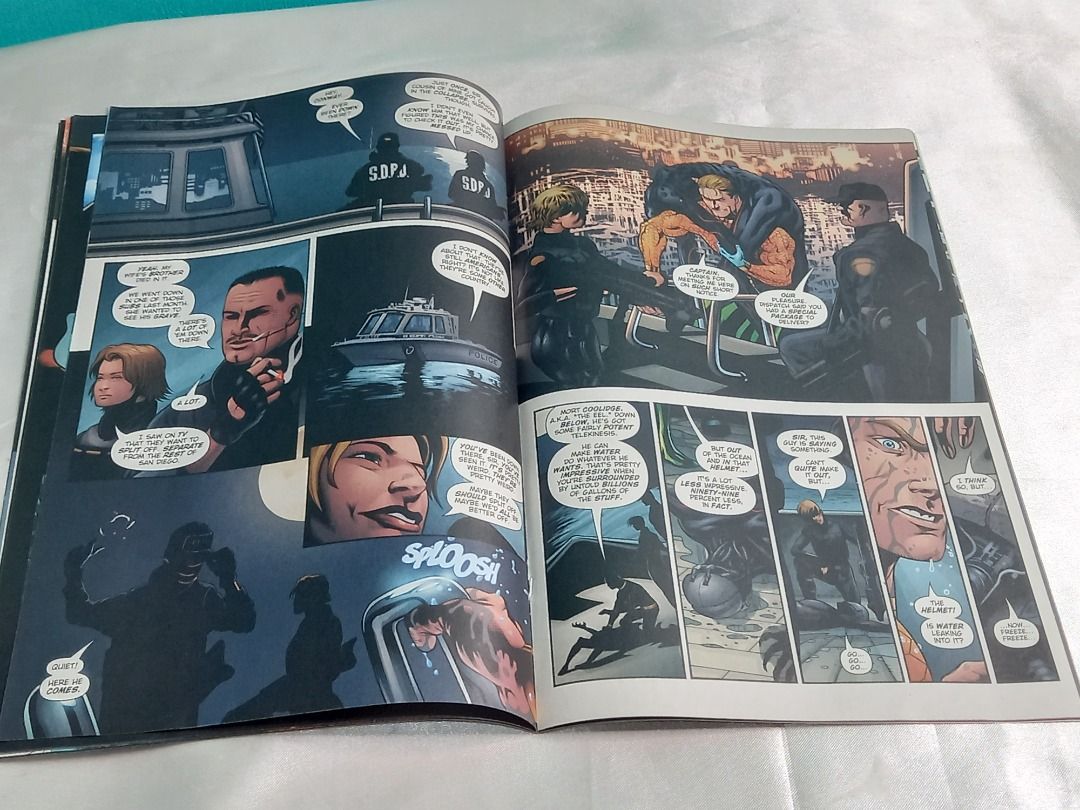 AQUAMAN DC Comics #22 The EEL Strikes! November 2004, Hobbies & Toys ...