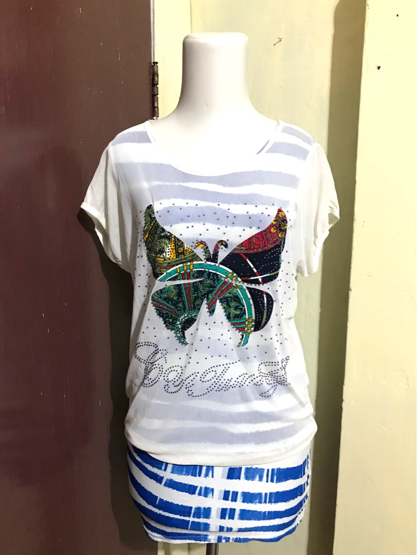 Baju Bunga / putih biru, Fesyen Wanita, Pakaian Wanita, Atasan di Carousell