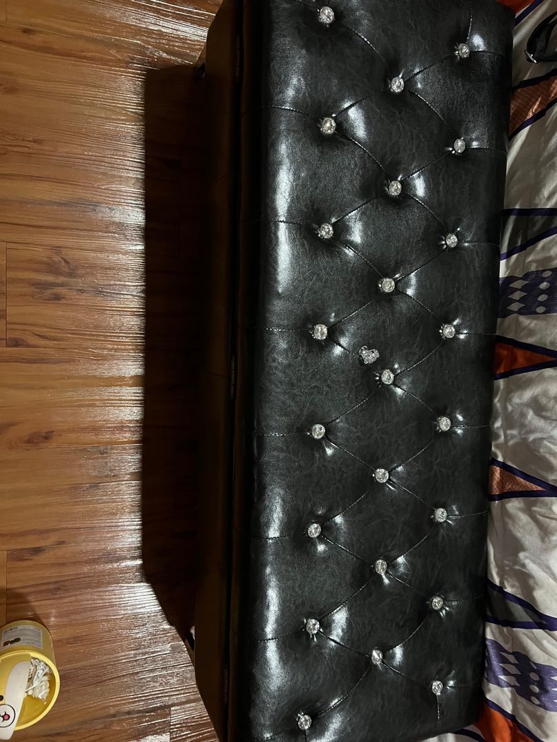 Bench Informa, Perabotan Rumah di Carousell