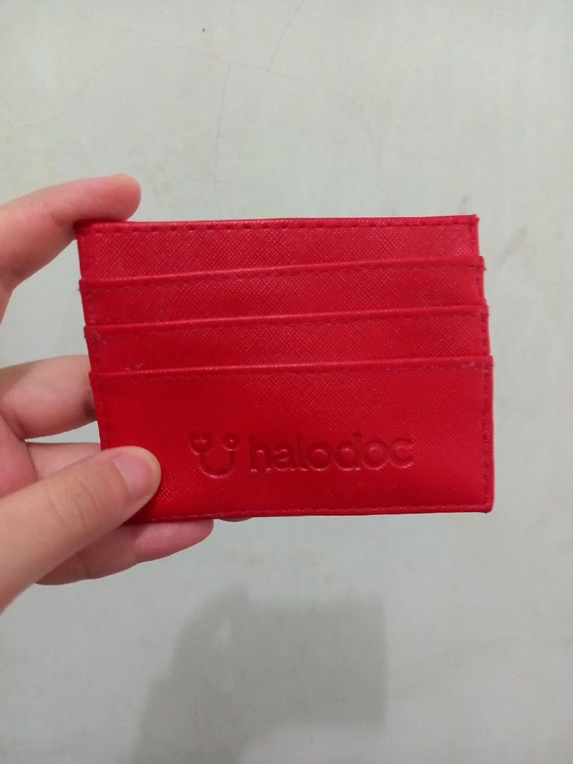 Card holder logo halodoc, Fesyen Wanita, Tas & Dompet di Carousell