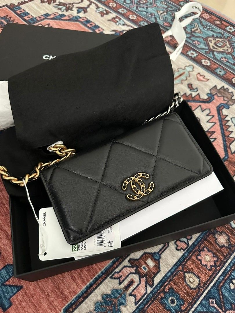 Chanel WOC 19 handbag, Women's Fashion, Bags & Wallets, Shoulder Bags ...