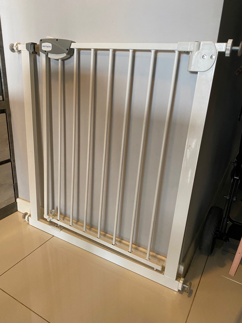 Child Gate, Babies & Kids, Baby Nursery & Kids Furniture, Safety Gates ...