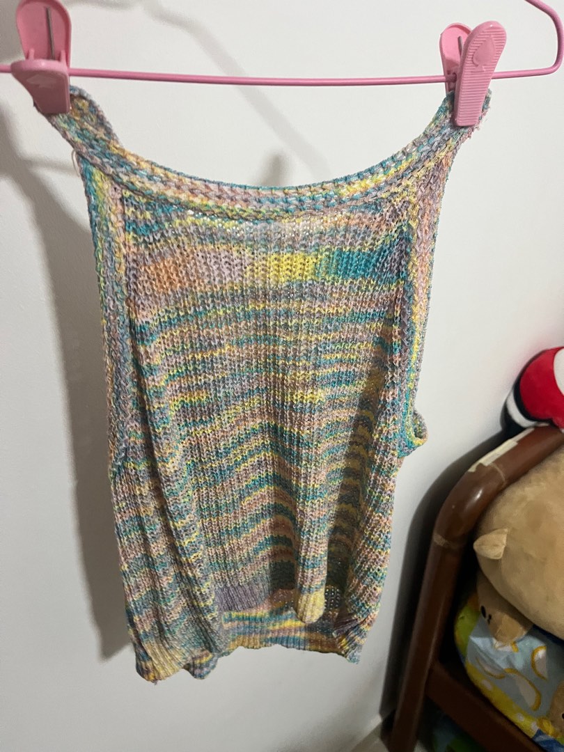 Colourful top, Women's Fashion, Tops, Sleeveless on Carousell