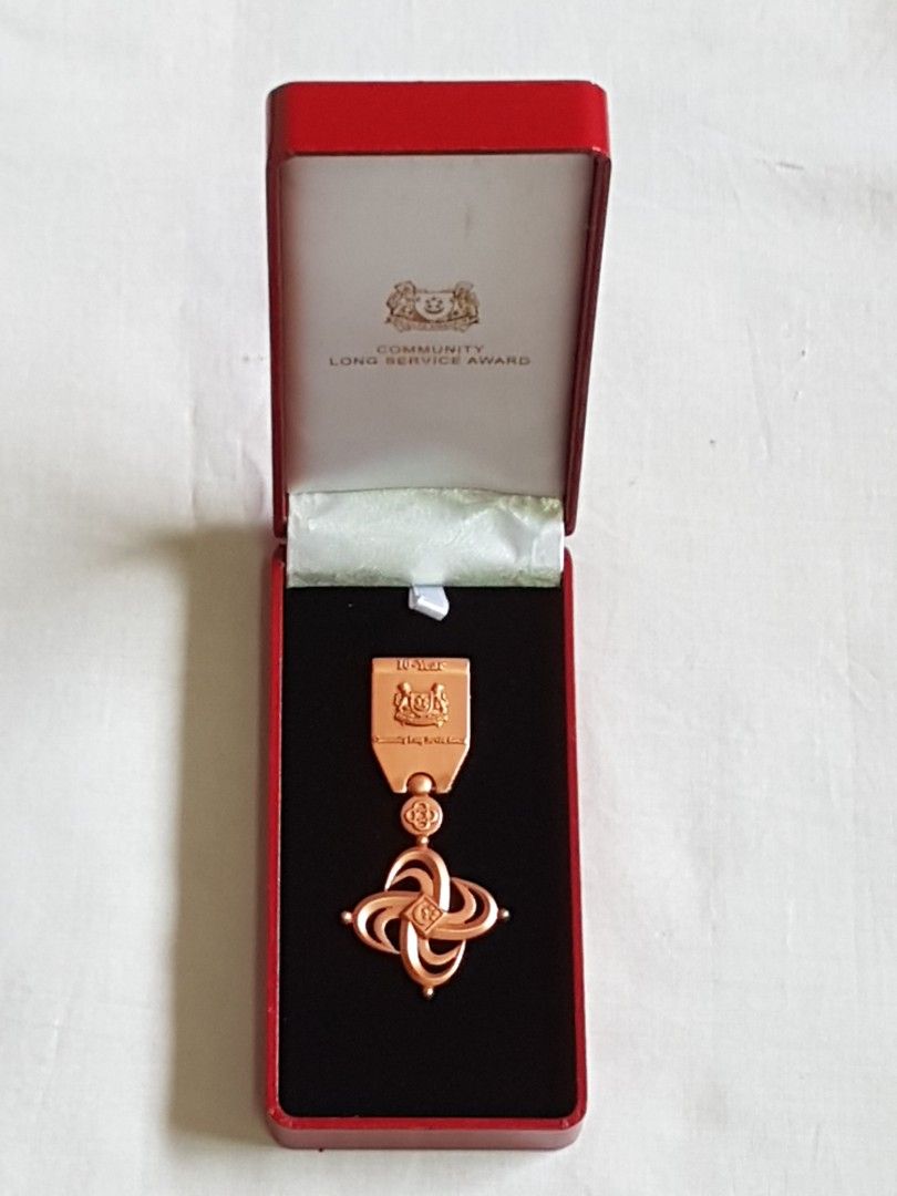 Community Long Service Award 10-Years Medal With Box on Carousell