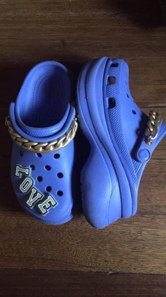 Crocs bar clogs, Women's Fashion, Footwear, Slippers and slides on ...