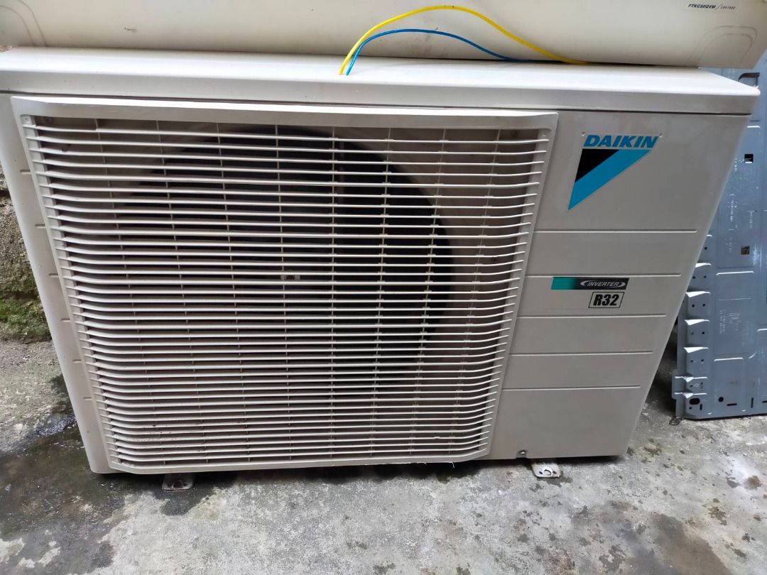 DAIKIN 2HP INVERTER SPLIT TYPE AC, TV & Home Appliances, Air ...