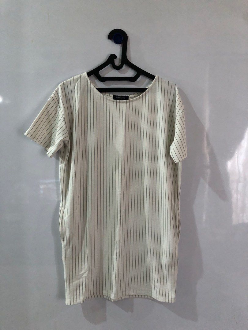 dress garis, Fesyen Wanita, Pakaian Wanita, Gaun & Rok di Carousell