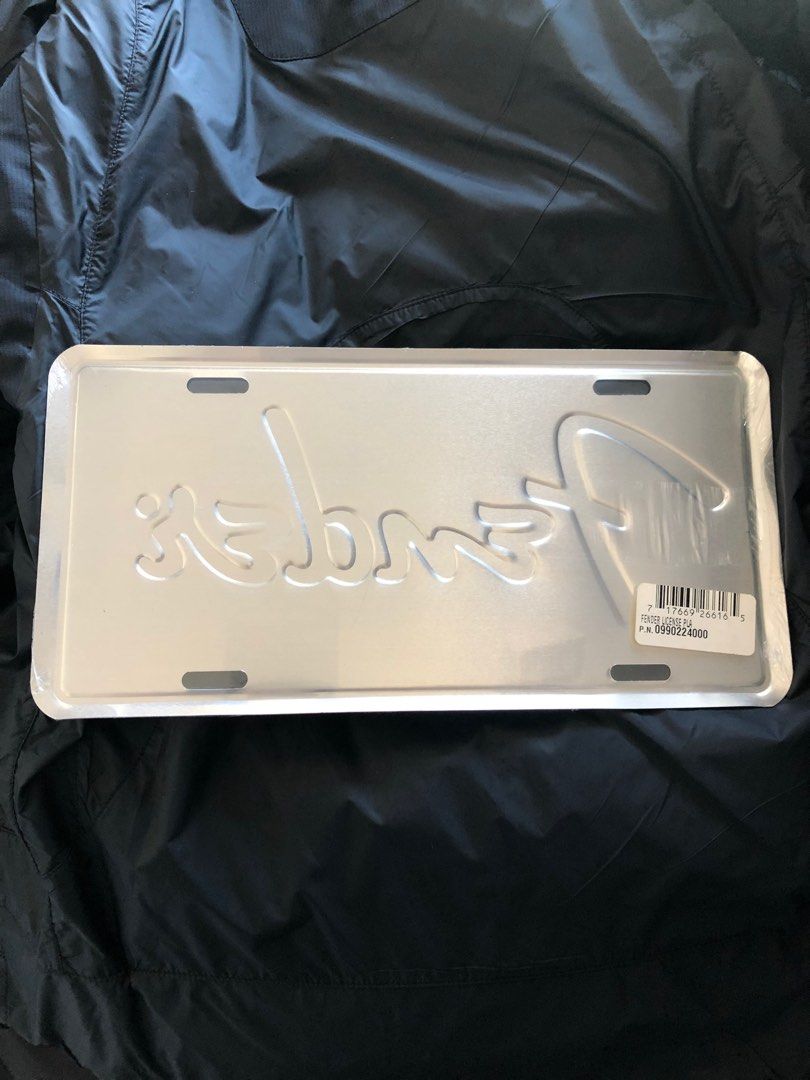 FENDER license plate, 傢俬＆家居, 家居裝飾, 牆上裝飾 - Carousell