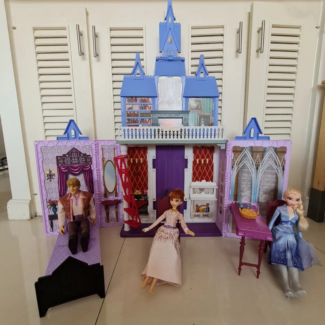 For Sale Frozen II Castle With Free Three 3 Dolls Elsa Anna