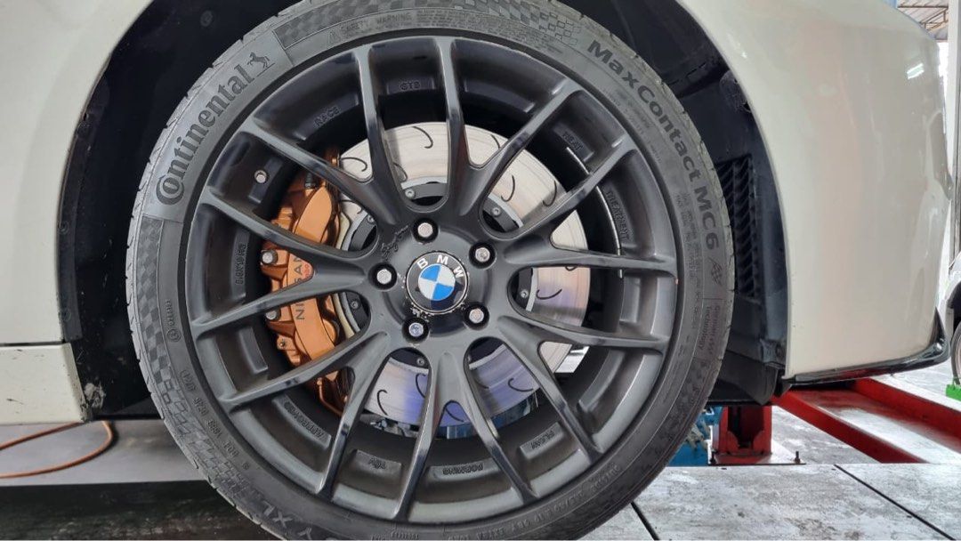 GTR 35 brake calipers for F10, Car Accessories, Accessories on Carousell