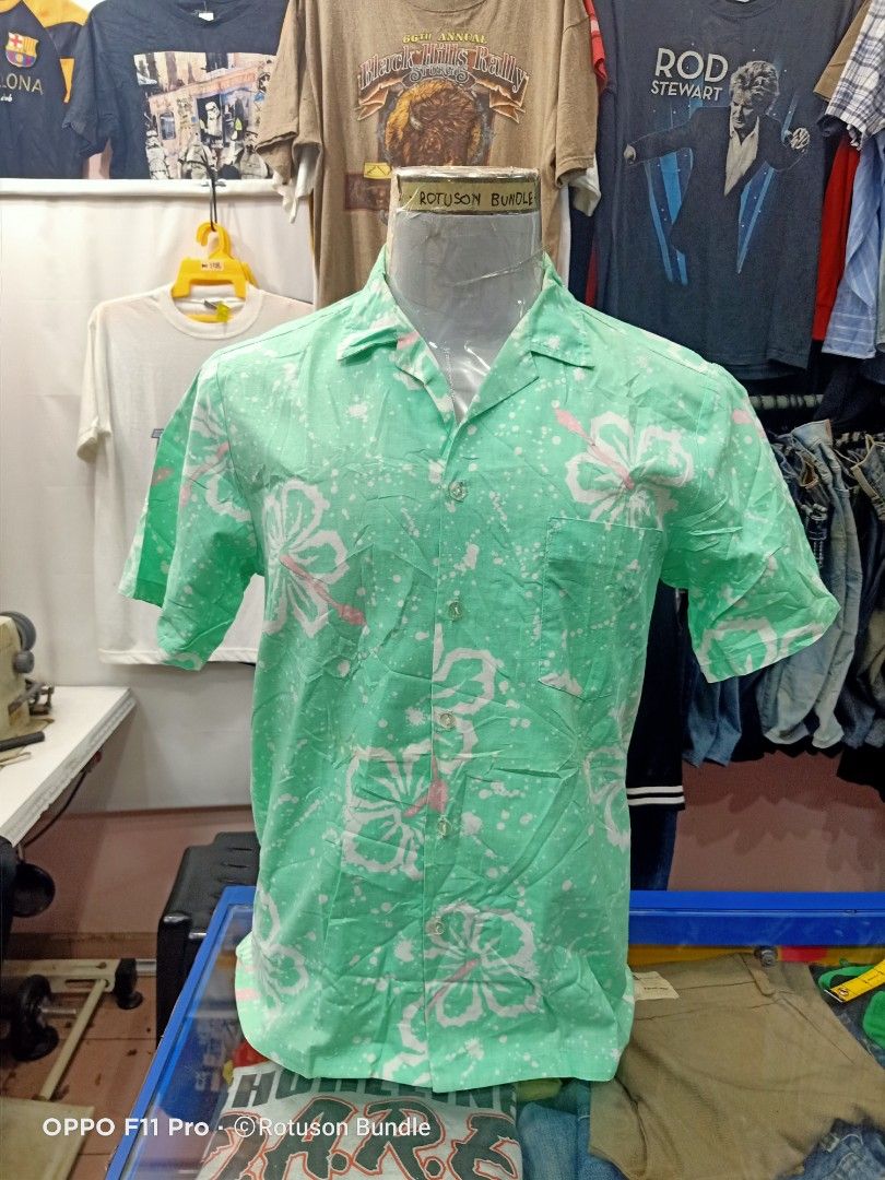 Hawaii bunga raya, vintage style, Men's Fashion, Tops & Sets, Tshirts ...