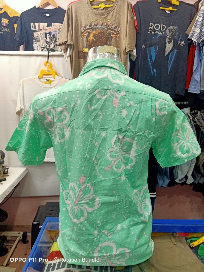 Hawaii bunga raya, vintage style, Men's Fashion, Tops & Sets, Tshirts ...