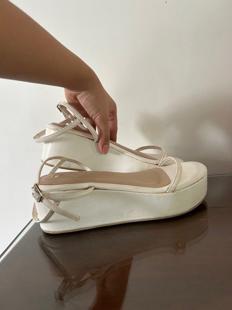 HUE manila platform sandals white, Women's Fashion, Footwear, Flats ...