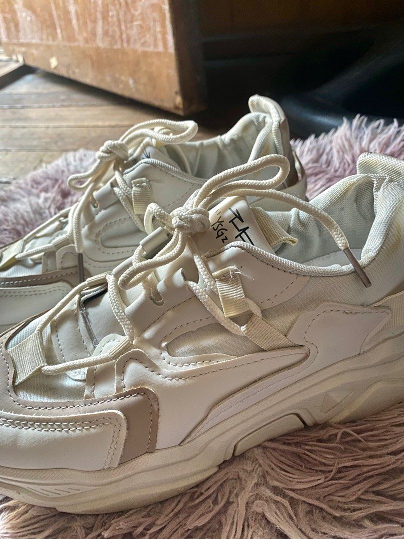 Korean Chunky Shoes, Women's Fashion, Footwear, Sneakers on Carousell