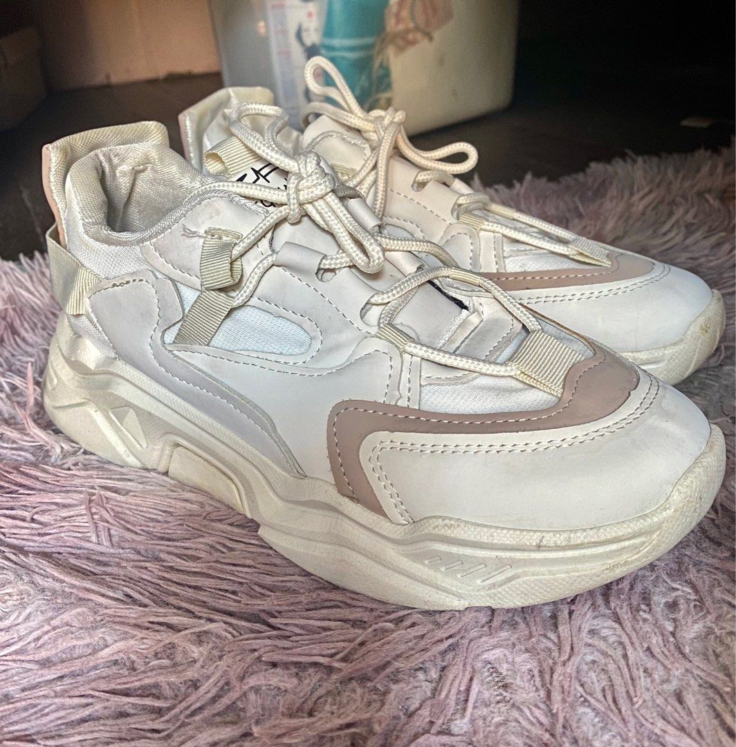 Korean Chunky Shoes, Women's Fashion, Footwear, Sneakers on Carousell