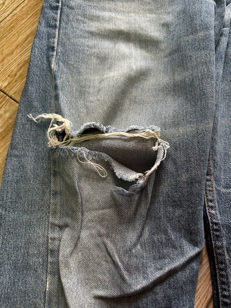 Levis Single R Ripped, Men's Fashion, Bottoms, Jeans on Carousell