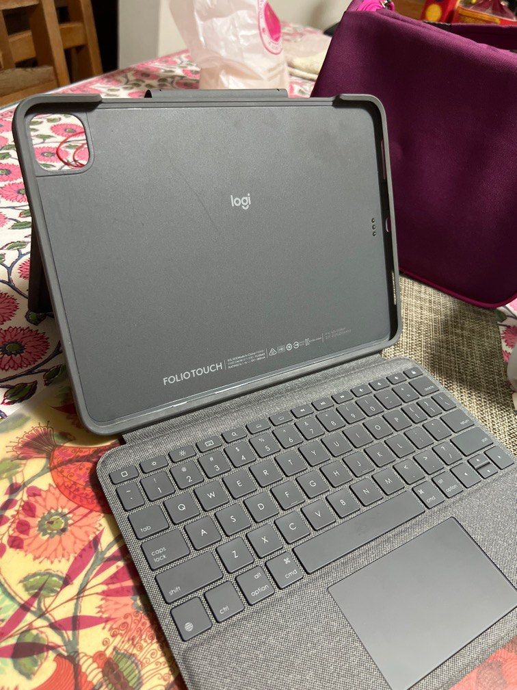 Logitech Folio Touch Keyboard Mobile Phones And Gadgets Mobile And Gadget