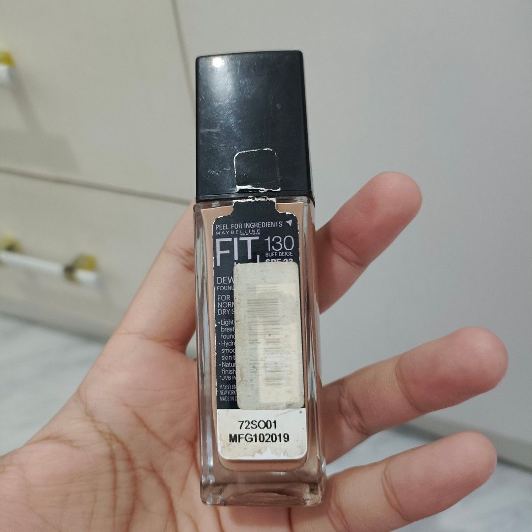 Maybelline Fit Me Foundation Dewy + Smooth Shade 130 Buff Beige Foundie ...