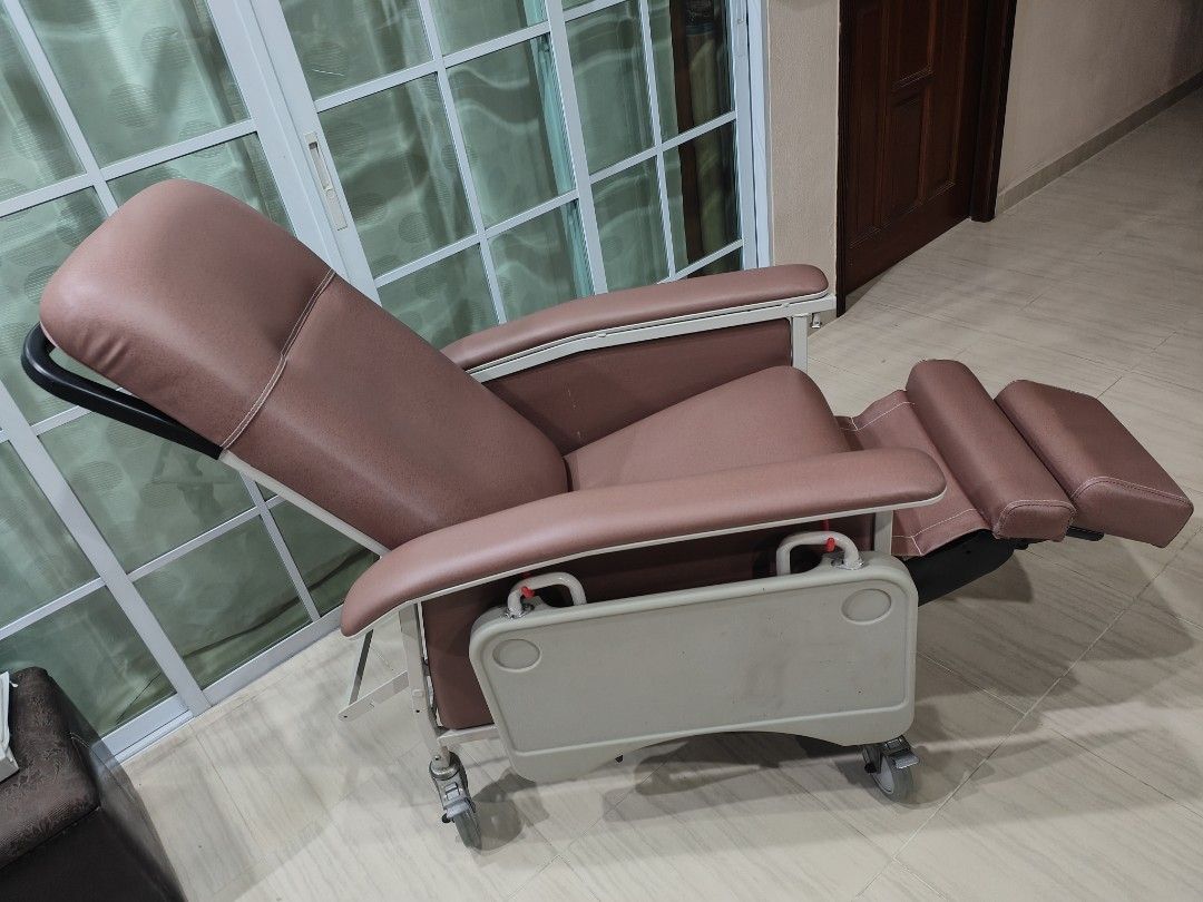 Mobile Recliner Geriatric Chair with Tray(Self collect), Health ...
