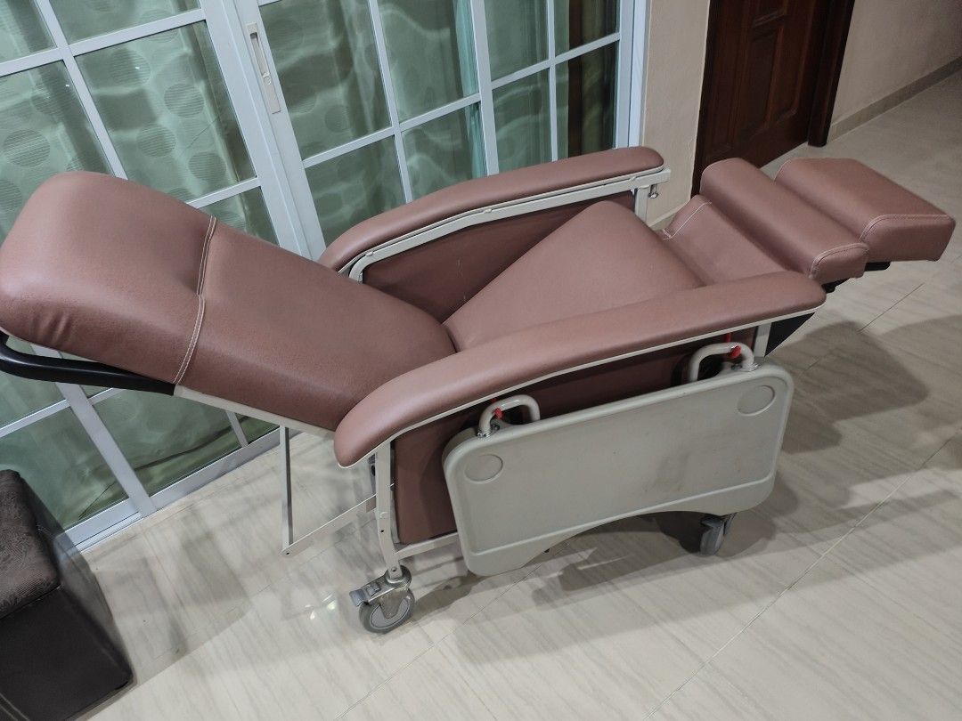 Mobile Recliner Geriatric Chair with Tray(Self collect), Health ...