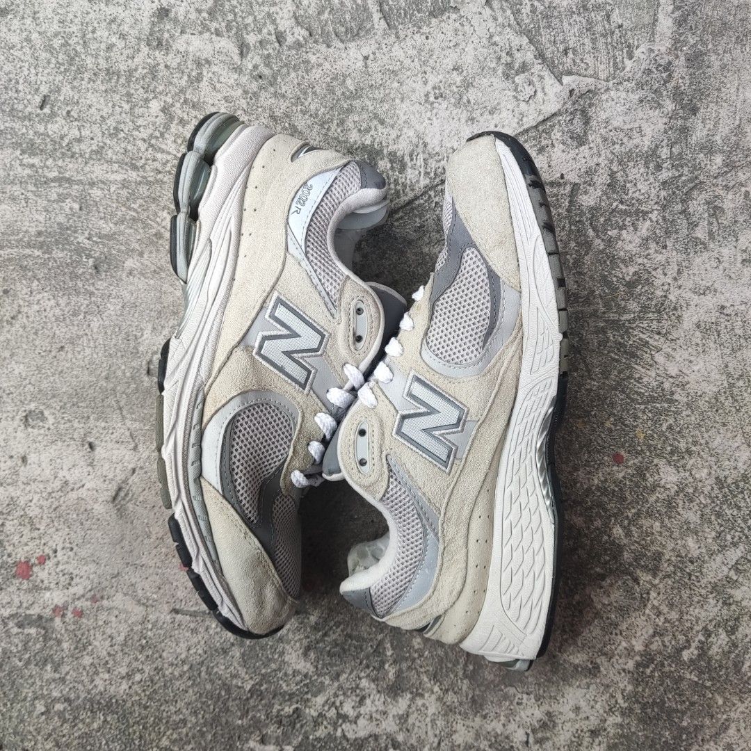 New balance 2002r Gray, Men's Fashion, Footwear, Sneakers on Carousell