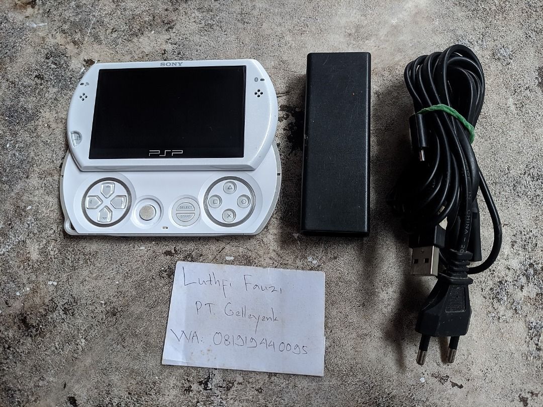 Playstation Portable PSP Go White 16GB Full Game 13, Video Game, Konsol ...