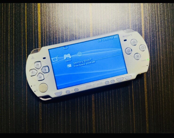 Psp slim ceramic white no issue 1st owner makinis presentable pm s may ...