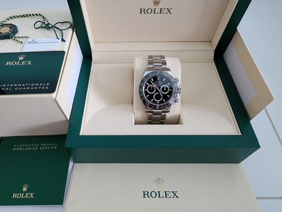ROLEX OYSTER PERPETUAL COSMOGRAPH DAYTONA BLACK, Luxury, Watches on Carousell