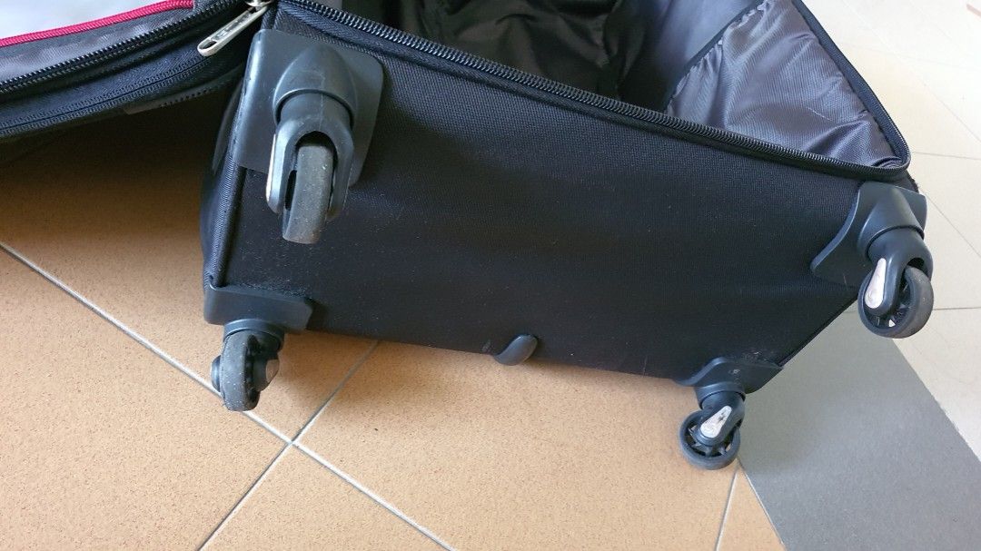 Samsonite 26-27 inch Luggage ( see description), Hobbies & Toys, Travel ...