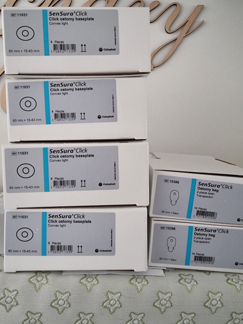Sensura click ostomy baseplate and bag, Health & Nutrition, Medical ...