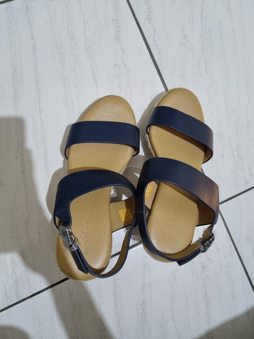 sepatu andrew heels baru, Fesyen Wanita, Sepatu di Carousell