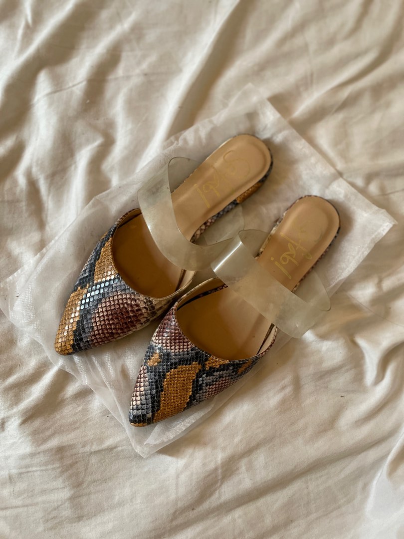 Sofab! Colbie Flat Mules, Women's Fashion, Footwear, Sandals on Carousell