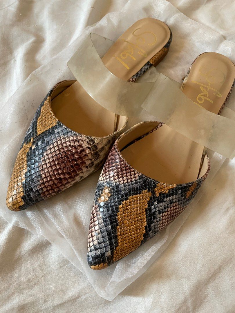 Sofab! Colbie Flat Mules, Women's Fashion, Footwear, Sandals on Carousell