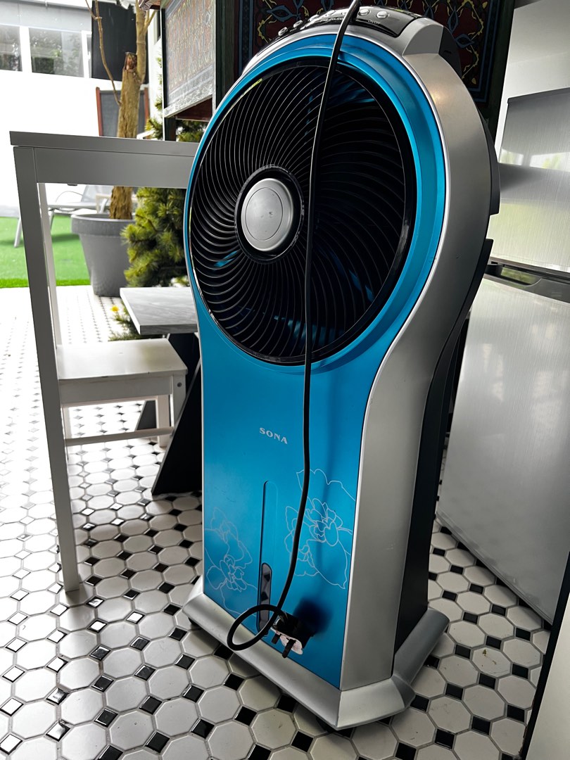 Standing fan on wheels, Furniture & Home Living, Lighting & Fans, Fans ...